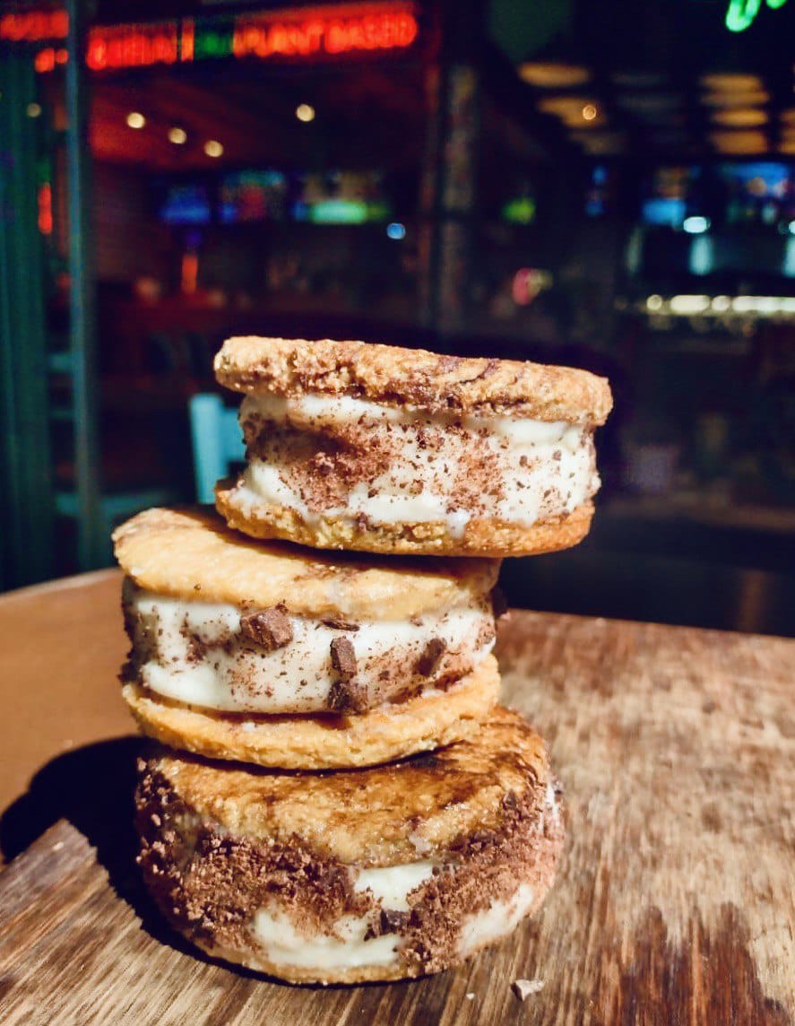 Es tendencia: el incipiente e irresistible avance del alfajor helado ...