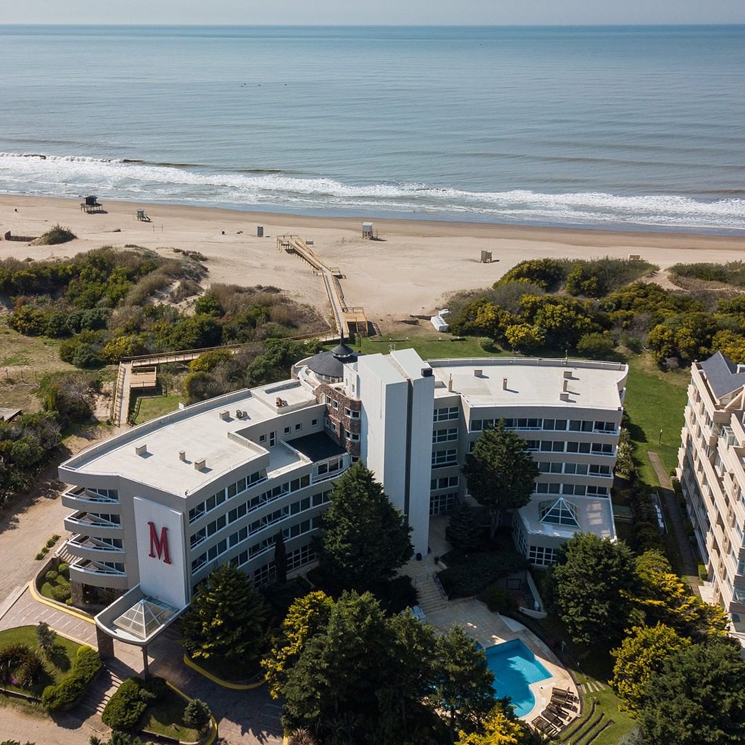 Un deleite detrás de las dunas: así es Marcín – el hotel icónico y a ...