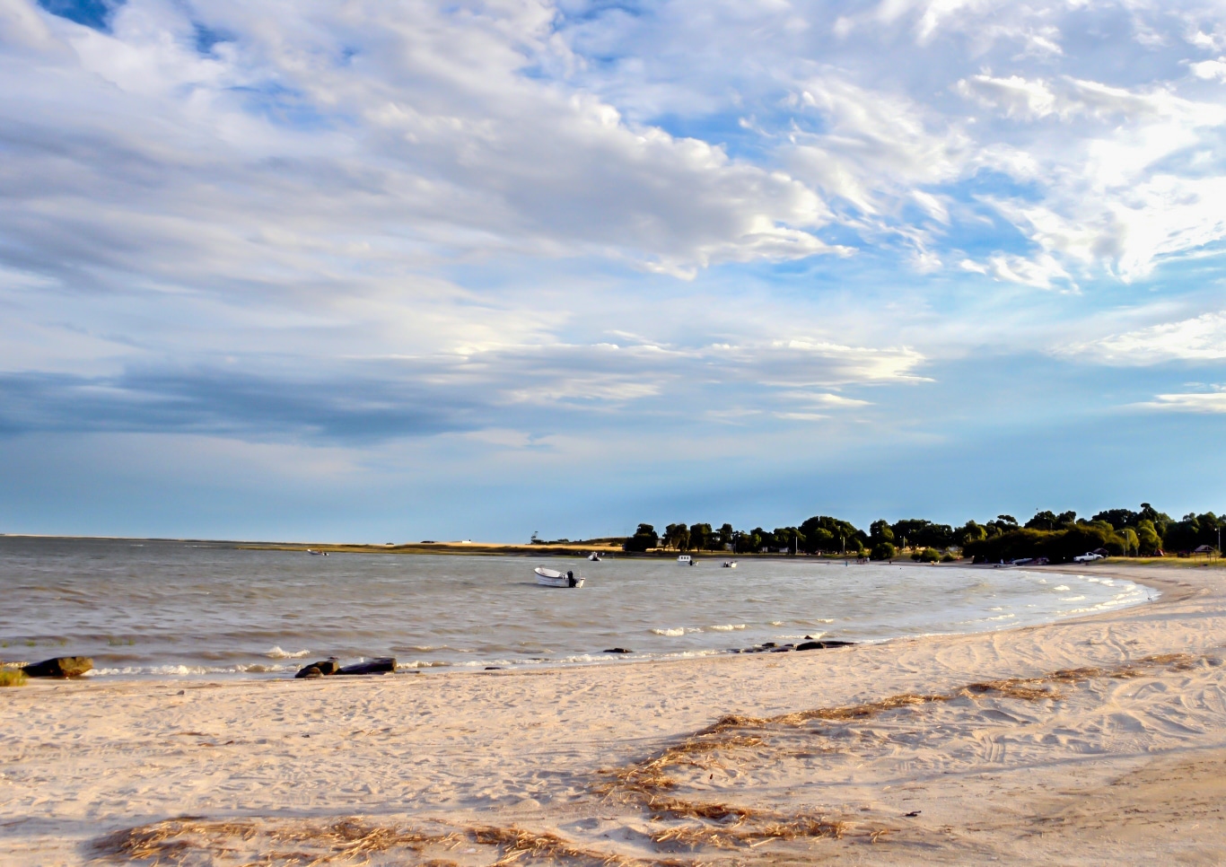 Una aldea irreal: así es Pocitos, la playa secreta a novecientos ...
